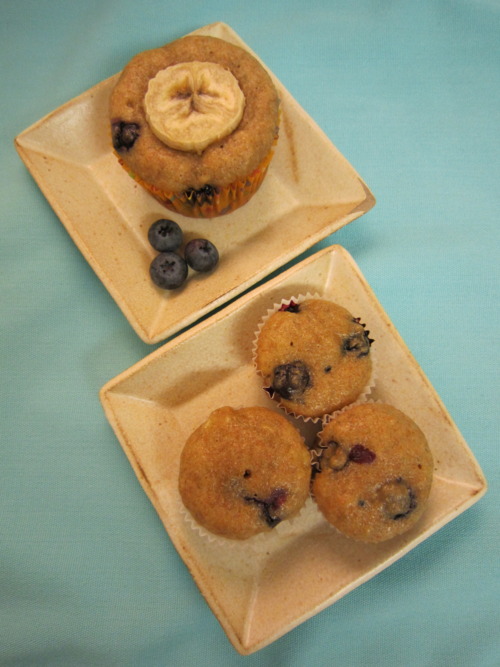 Banana Blueberry Muffins - Damn Delicious