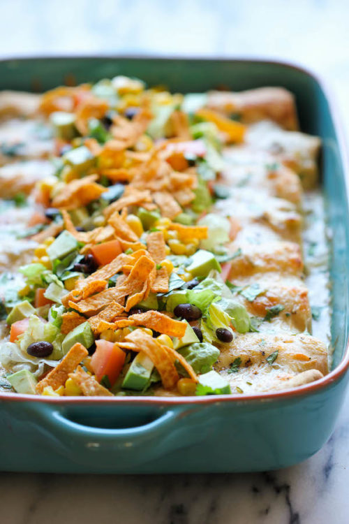 White Chicken Enchiladas With Green Chile Sour Cream Sauce Damn Delicious