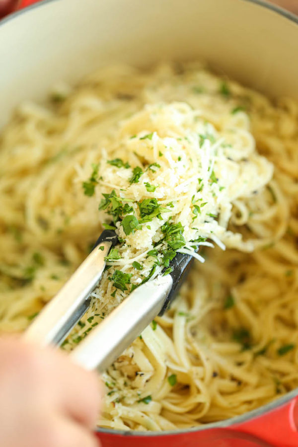 Parmesan Garlic Spaghetti - Damn Delicious
